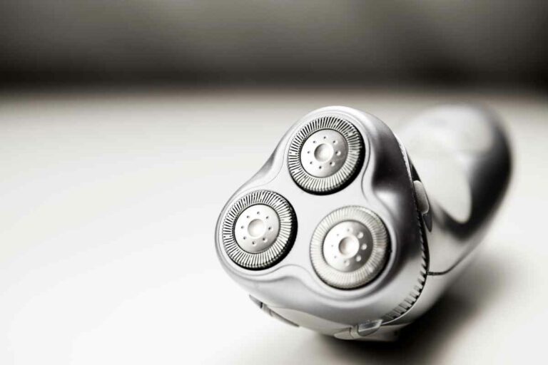 Best Travel Razors In 2025 (Top 6 Picks & Buying Guide)